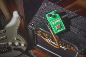 What Is Fuzz? The Ultimate Explanation Of Fuzz Effects Pedals